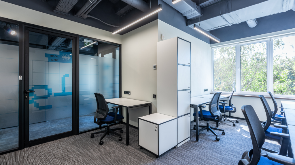 Flooring That Makes Spaces Feel Larger: How Size and Layout Impact ...